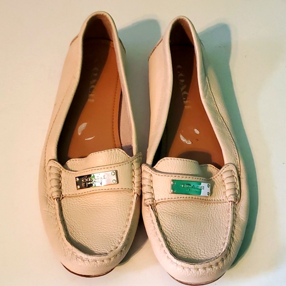 Coach Women's 8 Cream Color Loafer Flat Shoes - Gem